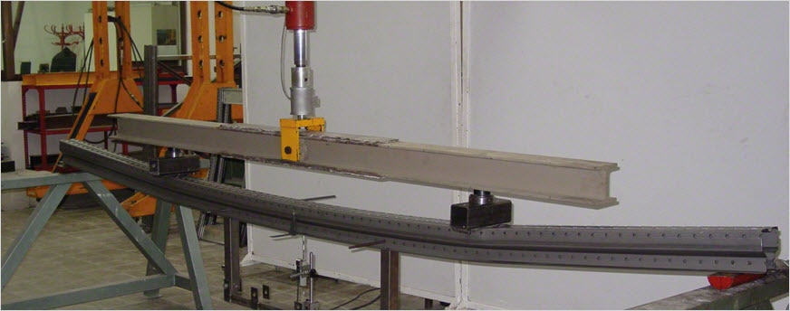 The importance of testing pallet racking components - Mecalux.com
