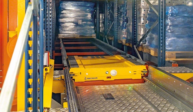 Lights-out warehouse - industrial automation - Mecalux.com