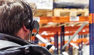 Pick-by-vision: emerging picking technology - Mecalux.com