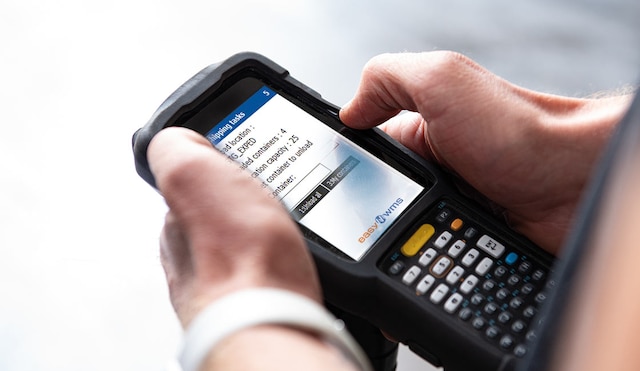 How to organise a raw material warehouse - Mecalux.com