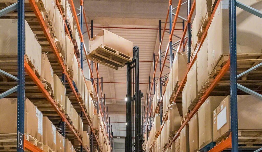 Smart pallet: connectivity for pallets - Mecalux.com