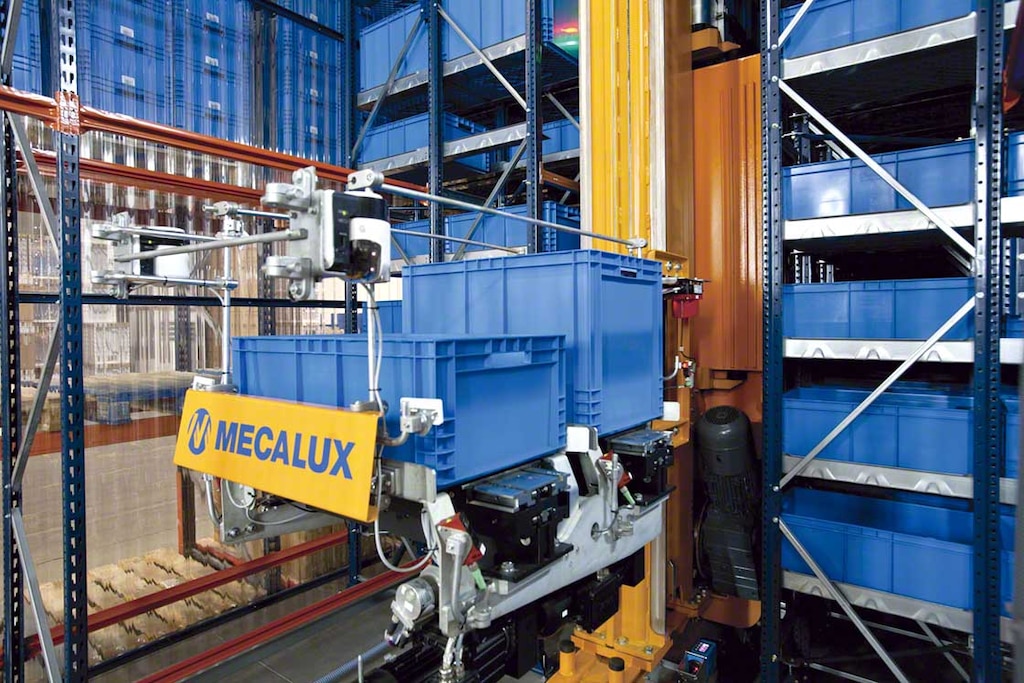 Stacker cranes for your warehouse - Mecalux.com