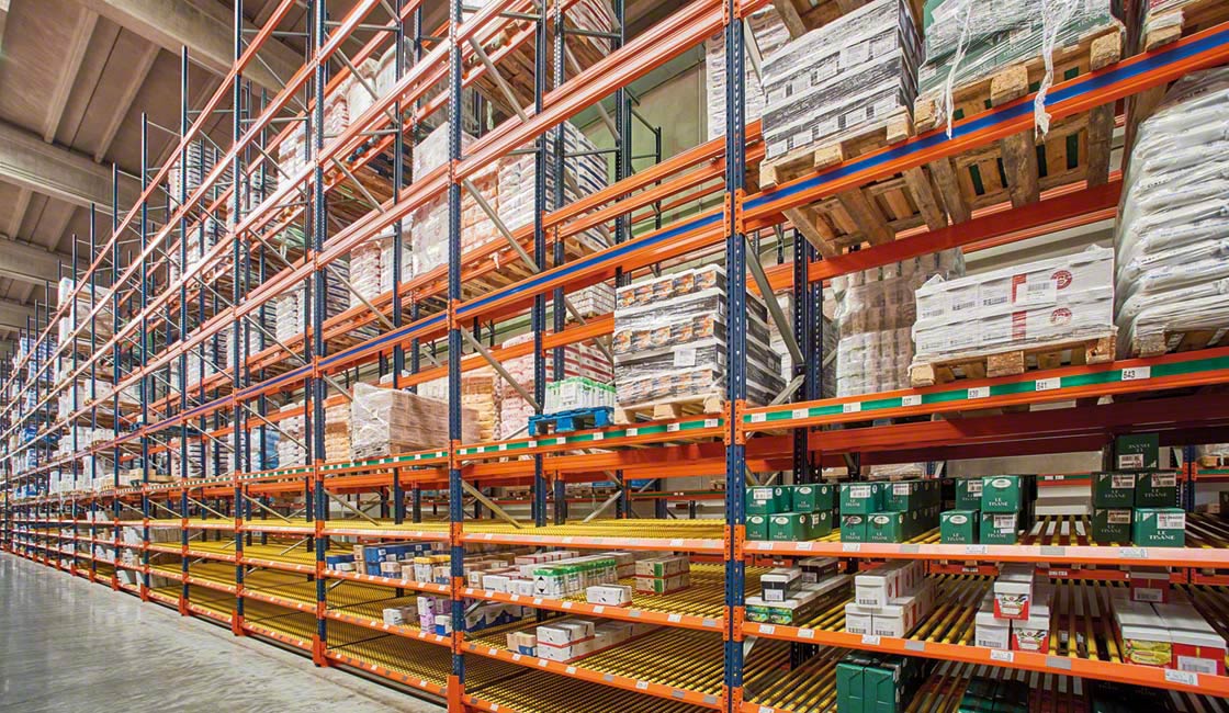 Warehouse equipment: all the must-haves - Mecalux.com