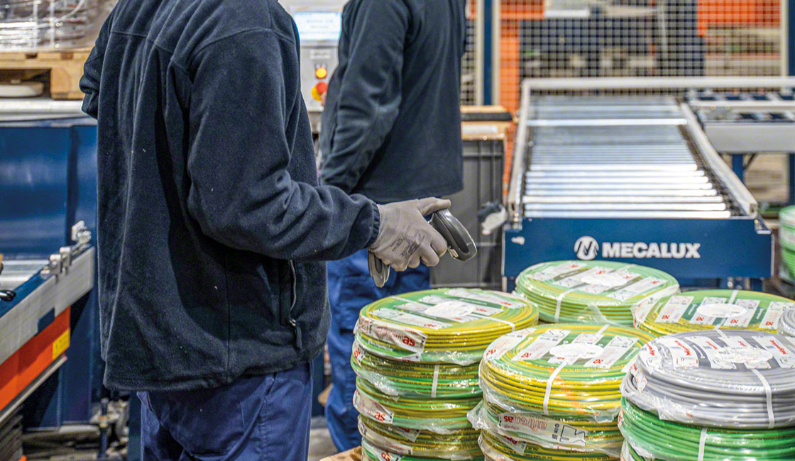 Warehouse inventory management software - Mecalux.com