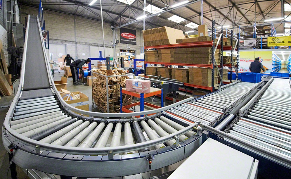 C.D.A.L. connects warehouse to dispatch area - Mecalux.com