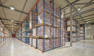 Drive-In Racking System - Mecalux.com
