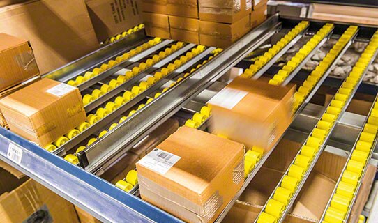 Picking | Racking and Shelving - Mecalux.com