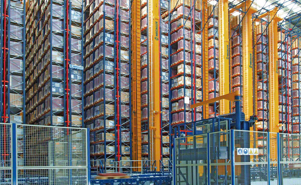 Automated clad-rack warehouse used in the ceramics sector - Mecalux.com