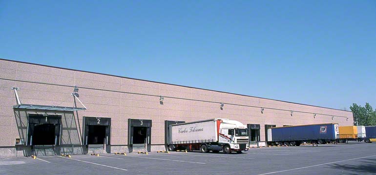 Warehouse layouts (theory and examples) - Mecalux.com