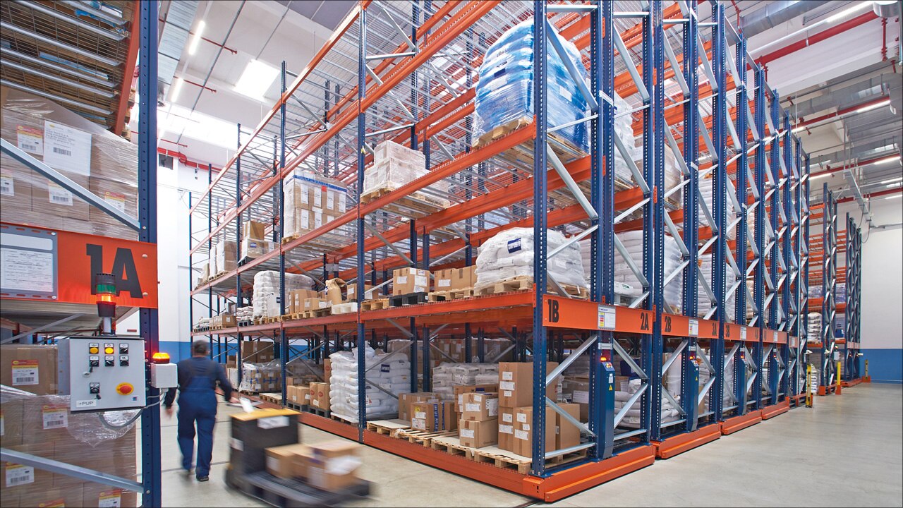 Warehouse logistics videos - Mecalux.com