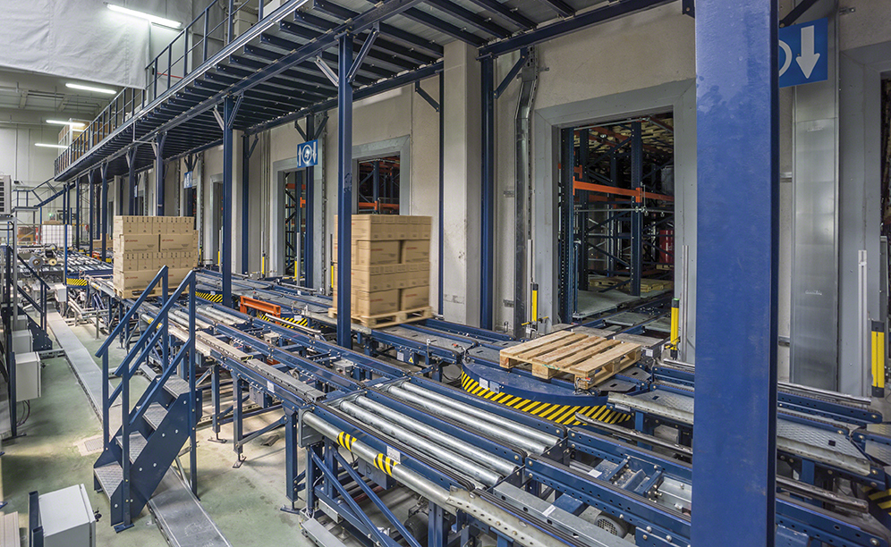 Example of automated clad-rack warehouse for Cepsa - Mecalux.com