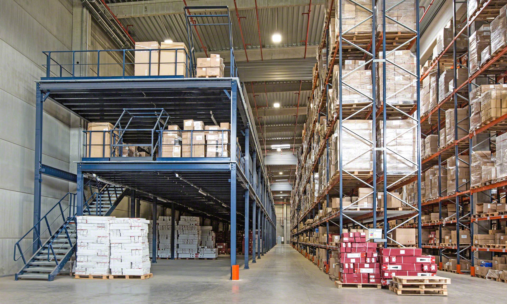 U10's warehouse in France for its Homea brand - Mecalux.com