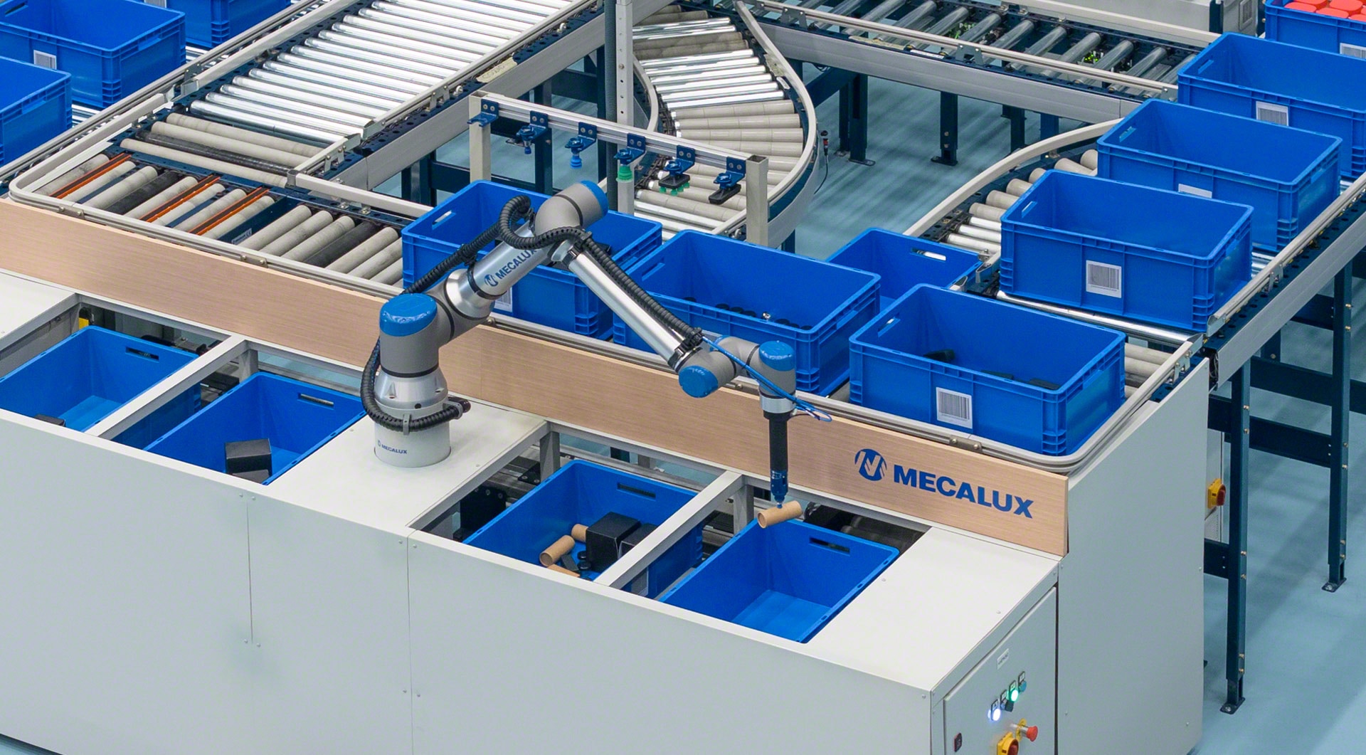 [Video] Robotic order picking system - Mecalux.com
