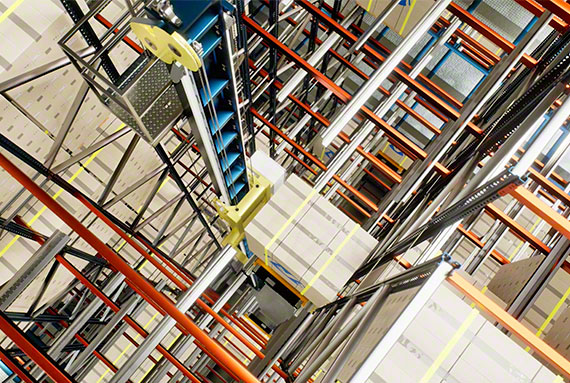 3D Automated Pallet Shuttle - Mecalux.com