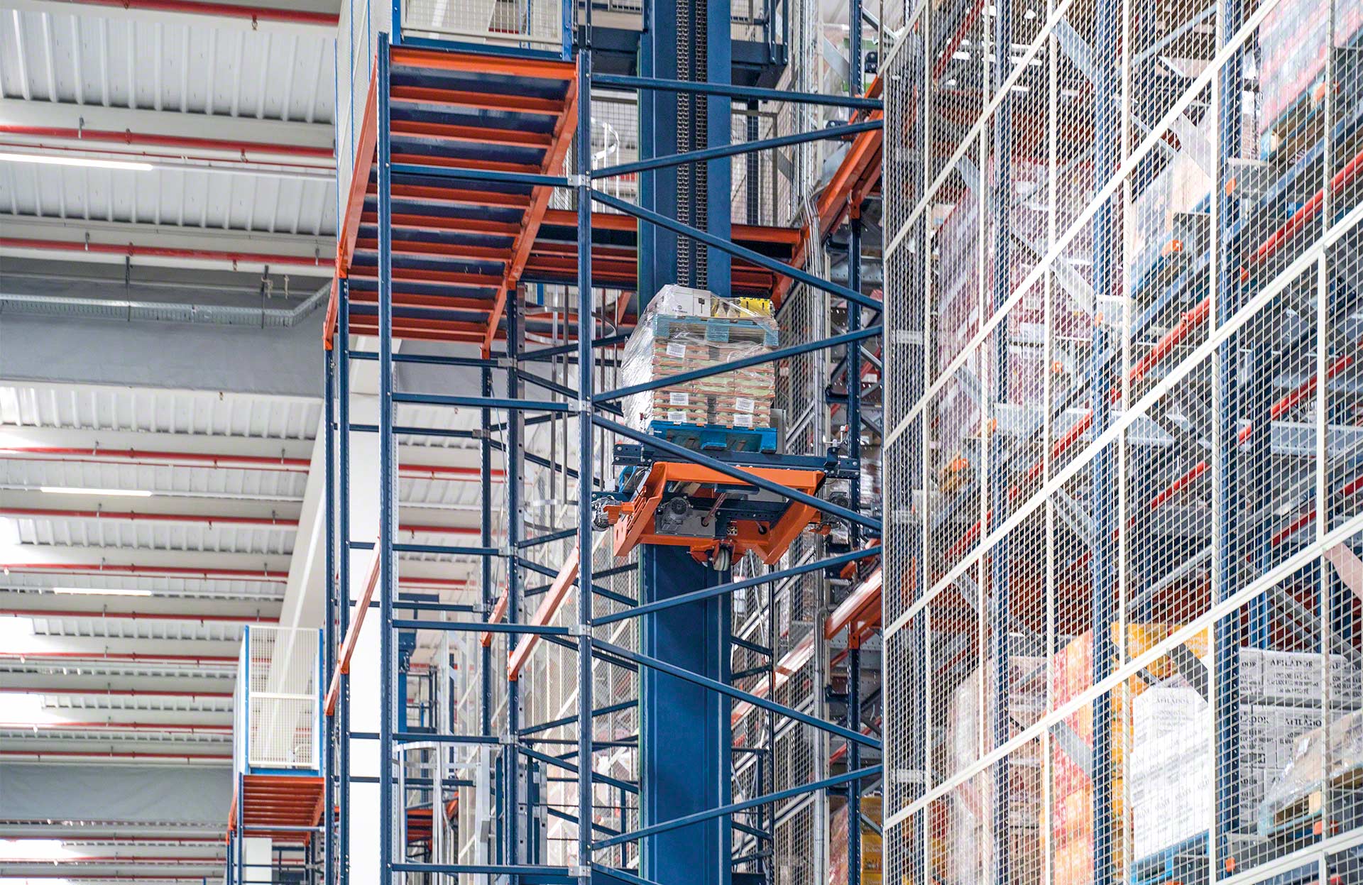 Automated Pallet Shuttle - Mecalux.com