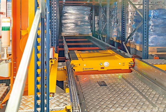 Automated Pallet Shuttle - Mecalux.com