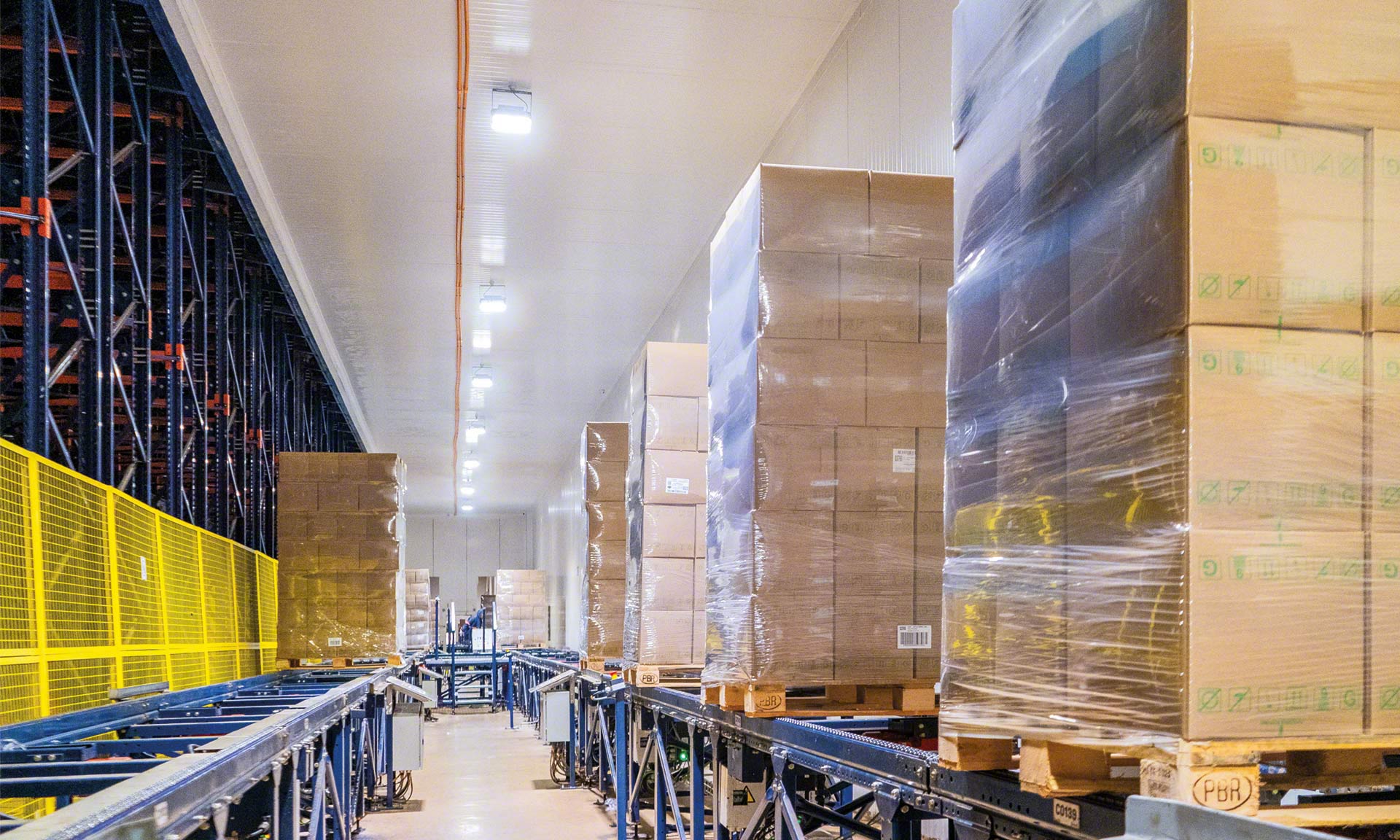 Continuous production: Always on the job - Mecalux.com