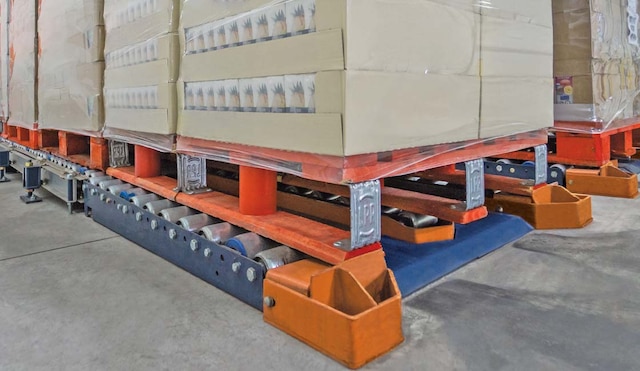 Half pallet: Measurements and main uses - Mecalux.com