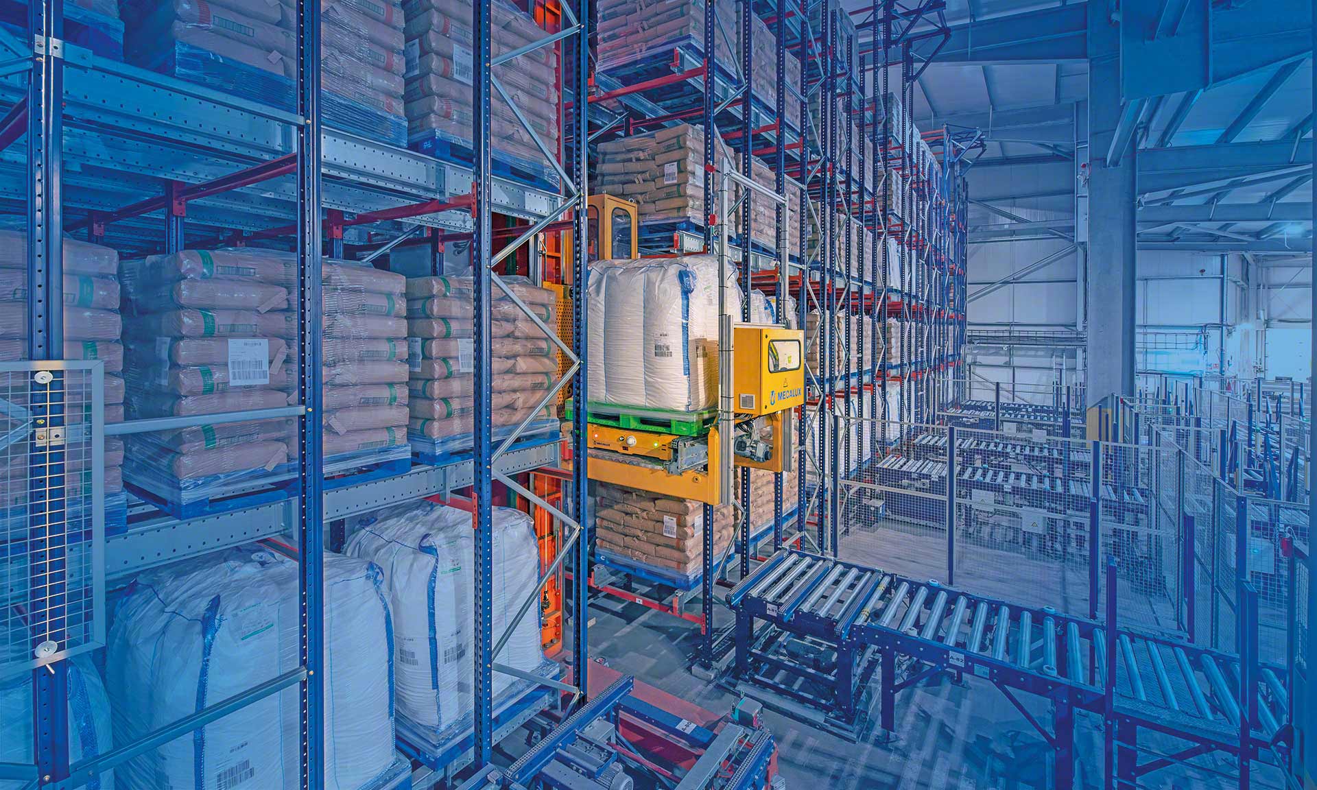 High-density storage system (examples) - Mecalux.com