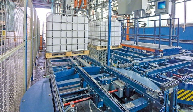 IBC totes and their use in warehousing - Mecalux.com