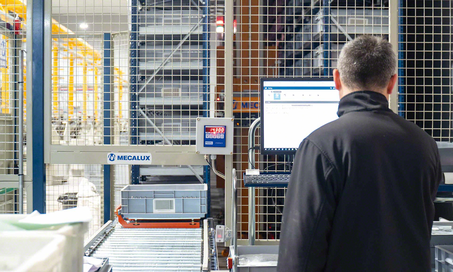 Industrial weighing scales and WMS integration - Mecalux.com