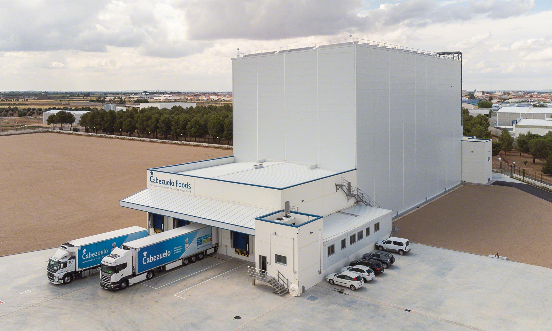 Regional warehouse for short delivery times - Mecalux.com