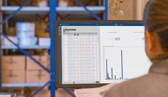Slow-moving inventory and how to reduce it - Mecalux.com