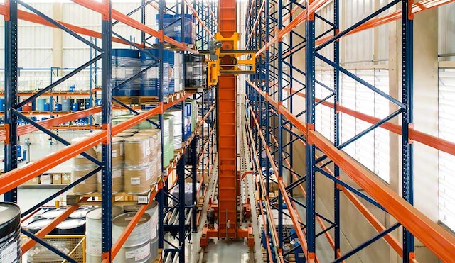 VNA pallet racking: uses in warehousing - Mecalux.com