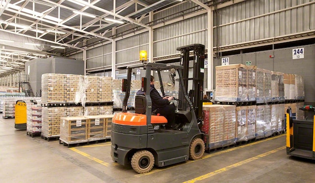 Warehouse areas: types and optimisation - Mecalux.com