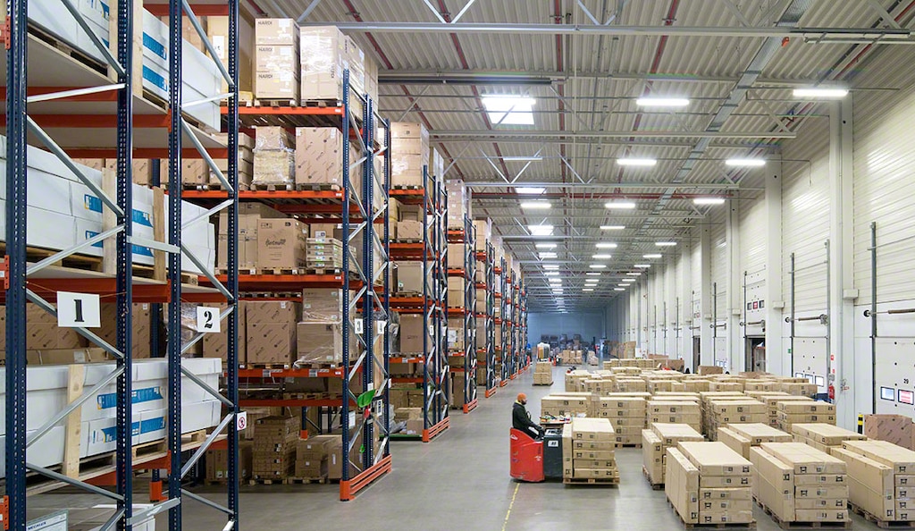 Warehouse areas: types and optimisation - Mecalux.com