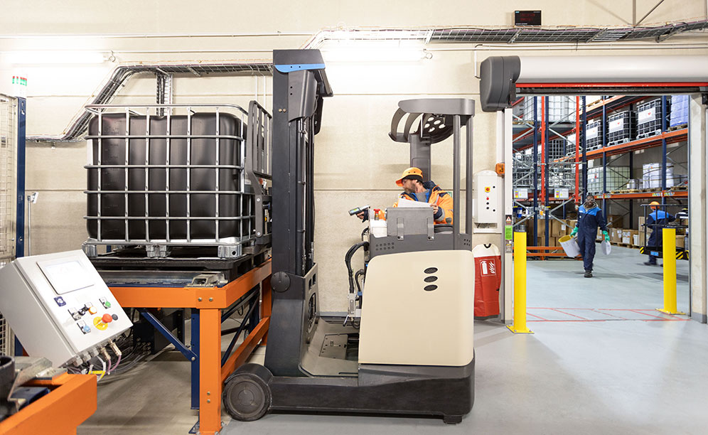 Nippon Paint: warehouse for automotive paint - Mecalux.com