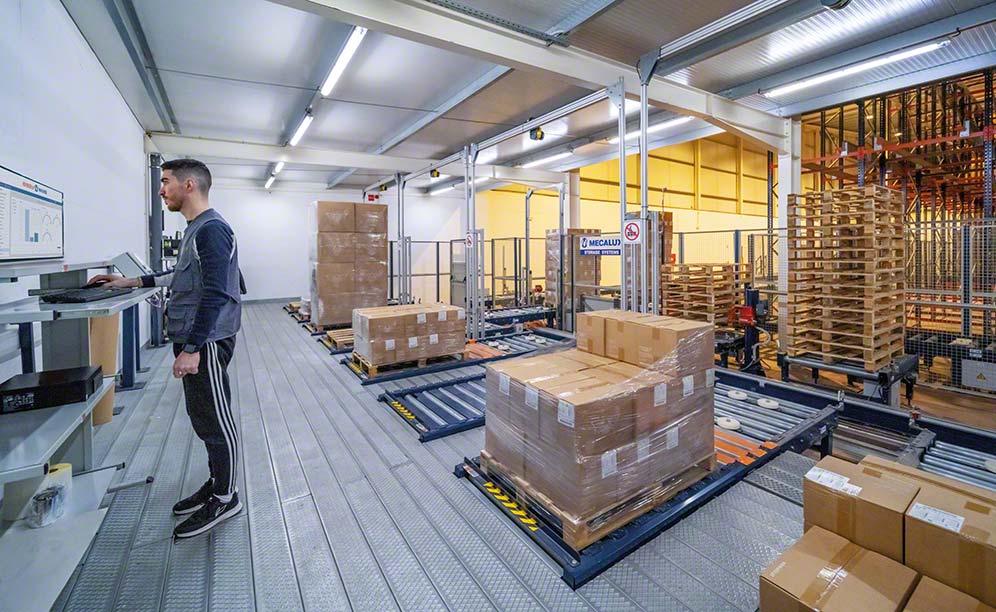 ADA automates its medical supply factory - Mecalux.com