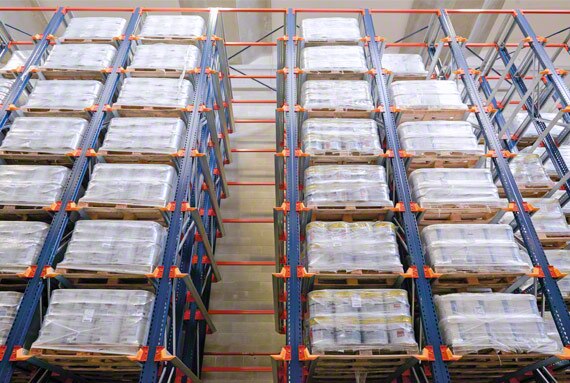 Drive-In Racking System - Mecalux.com