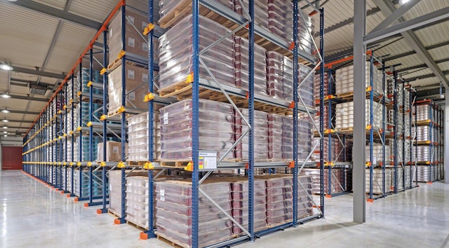 Drive-In Racking System - Mecalux.com
