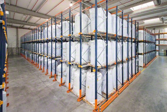 Drive-In Racking System - Mecalux.com