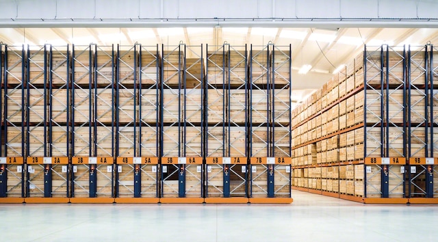 Pallet racking | Racking and Shelving - Mecalux.com