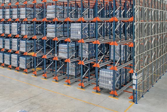 Pallet Shuttle Racking System - Mecalux.com