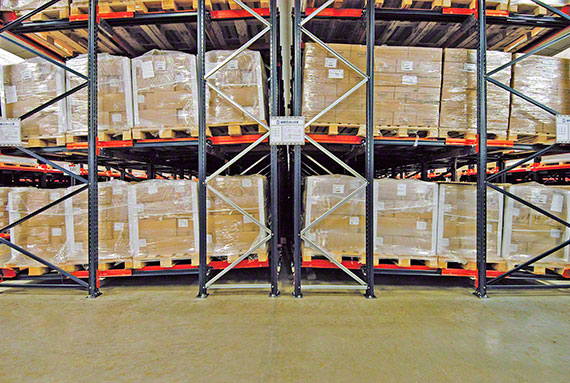 Push-Back Pallet Racking - Mecalux.com